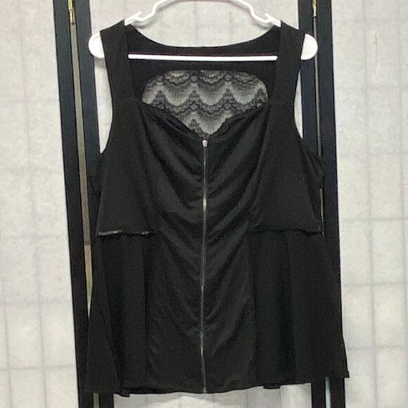 torrid | Tops | Torrid Sleeveless Sweetheart Neck Zip Front Lace Insert ...